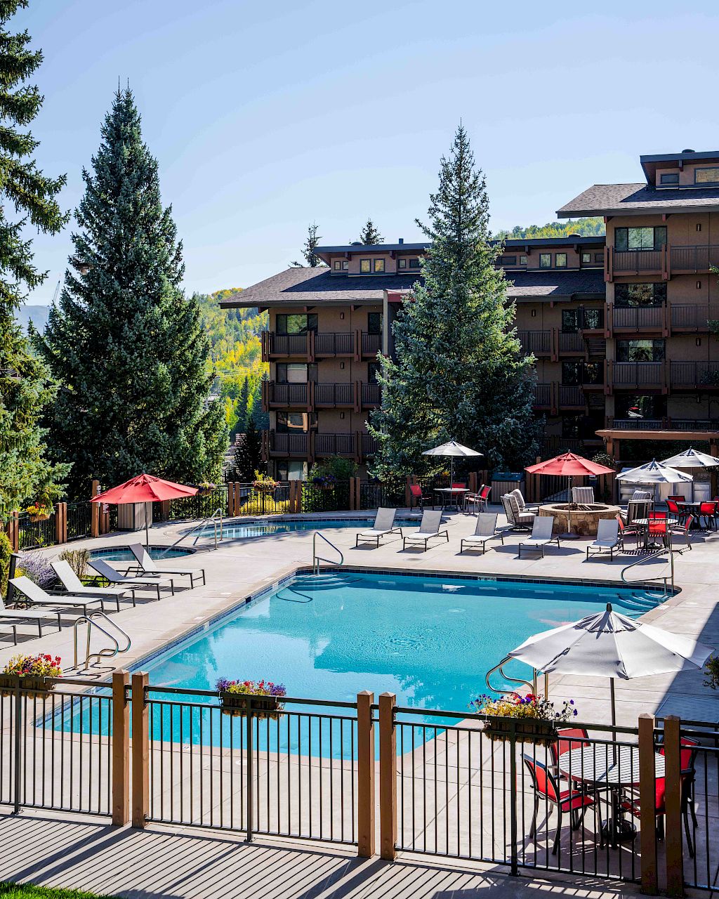 Snowmass Village Hotels & Resorts | The Stonebrige Inn – About Us